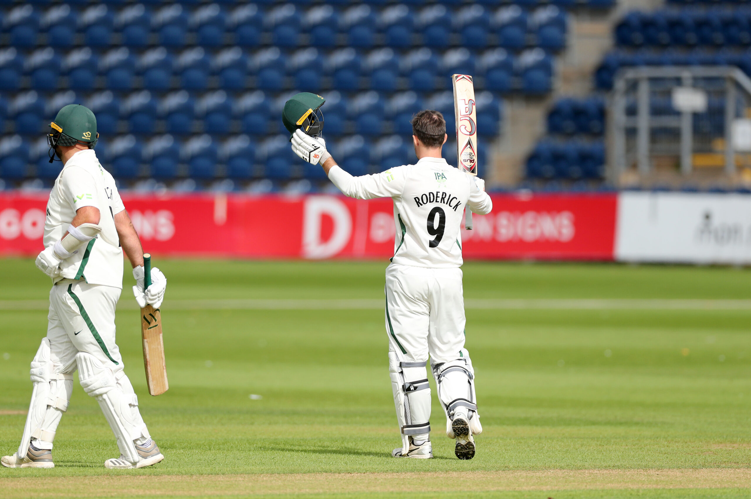 RODERICK SIGNS NEW CONTRACT UNTIL END OF 2027 CAMPAIGN - Worcestershire CCC