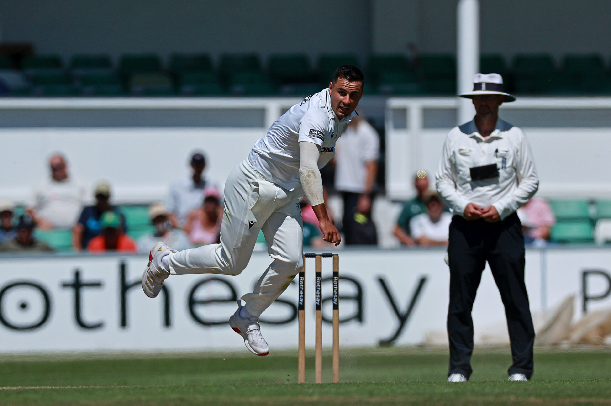 Late wickets see Pears into promising position after hard fought ...